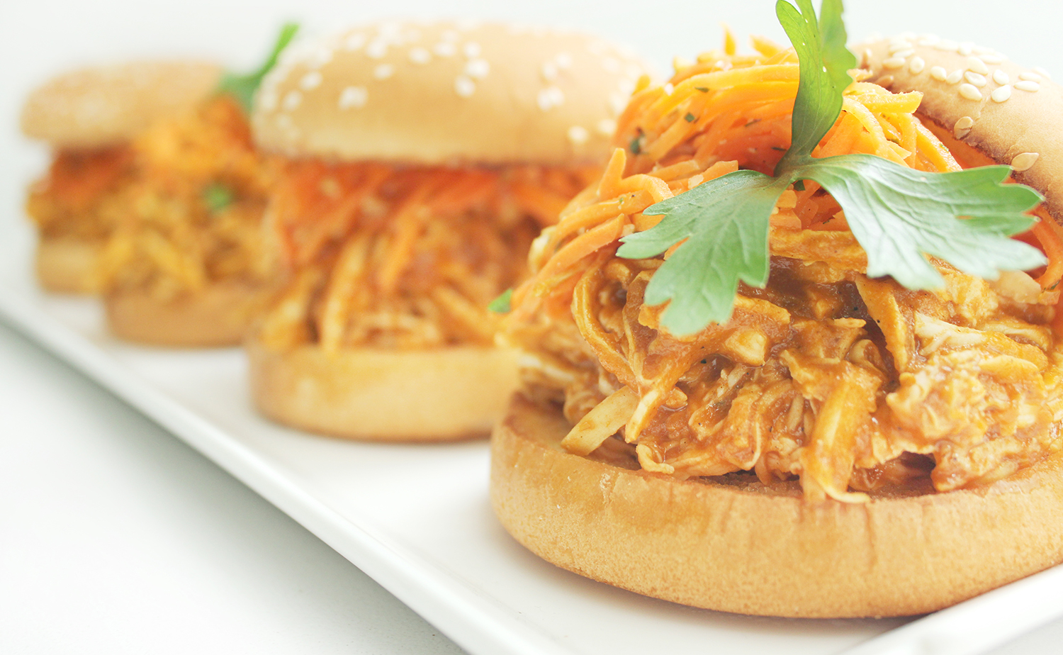 Curry BBQ Pulled Chicken Burger with Carrot Slaw (เบอร์เกอร์ไก่ฉีก ...