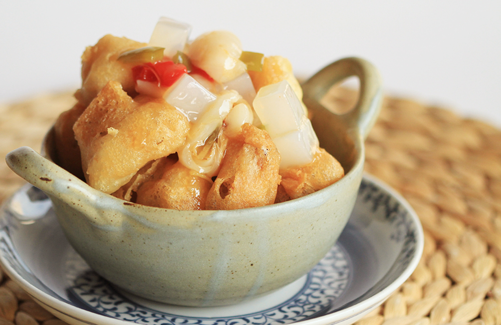 Lychee & Coconut Gel Fish (ปลาทอดซอสลิ้นจี่วุ้นมะพร้าว)