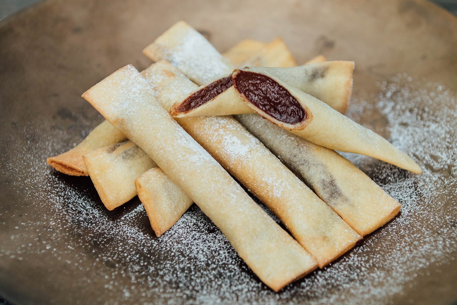 Fried Chocolate Custard Rolls (เปาะเปี๊ยะช็อกโกแลตคัสตาร์ด)