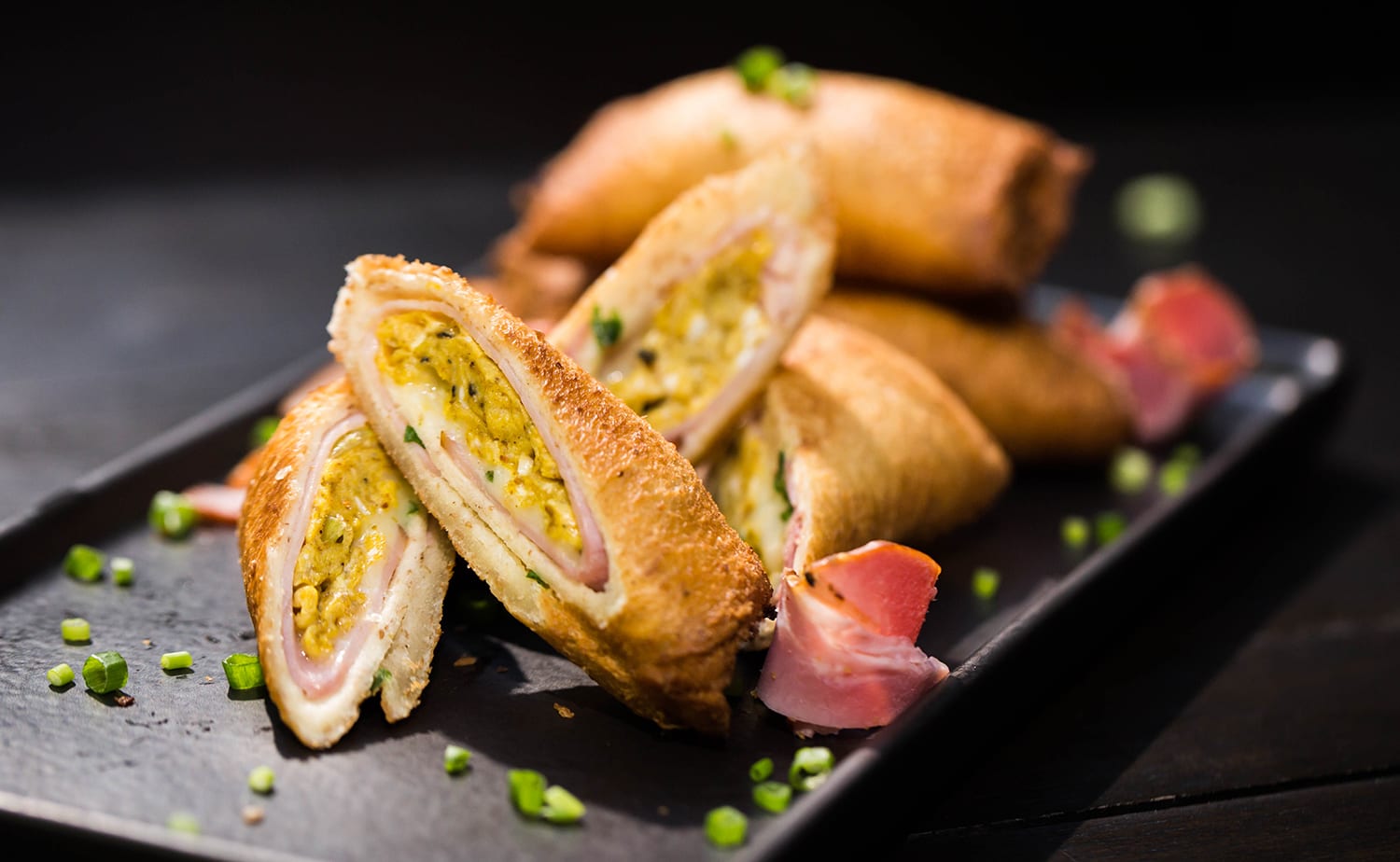 Breakfast Bread Rolls (ขนมปังโรลมื้อเช้า)