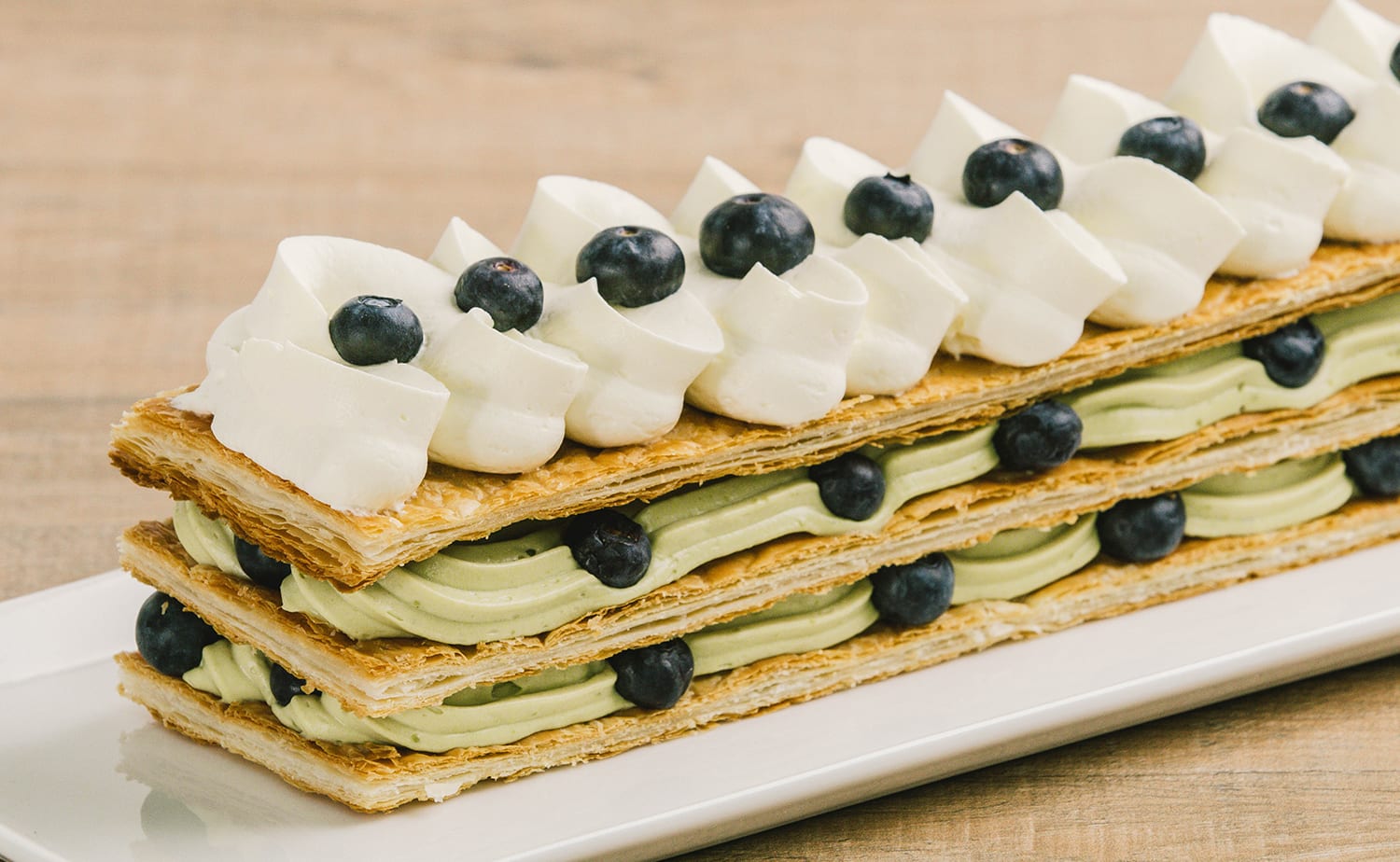 White Chocolate Matcha Mille-Feuille (มีลเฟยไวท์ช็อกโกแลตมัทฉะ)