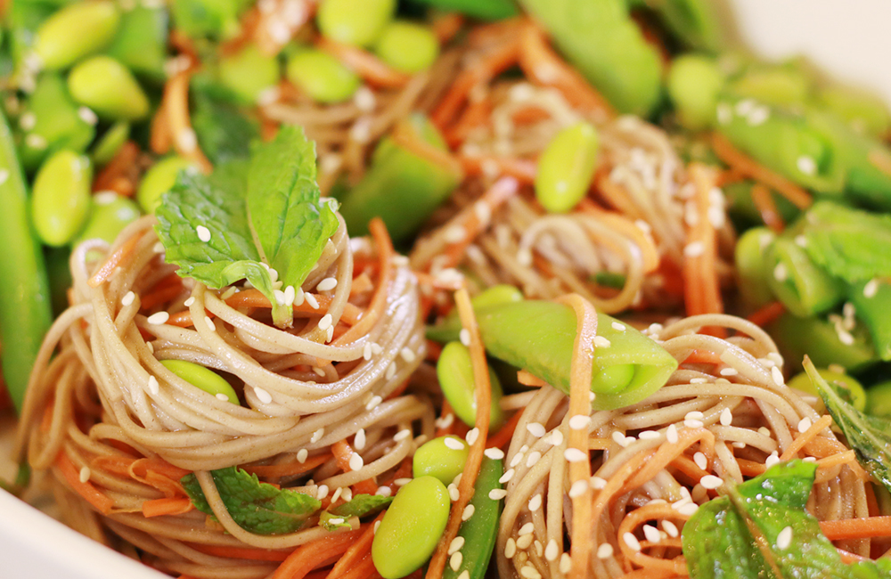 Sesame and Ginger Soba Salad (สลัดโซบะซอสขิงและงา)