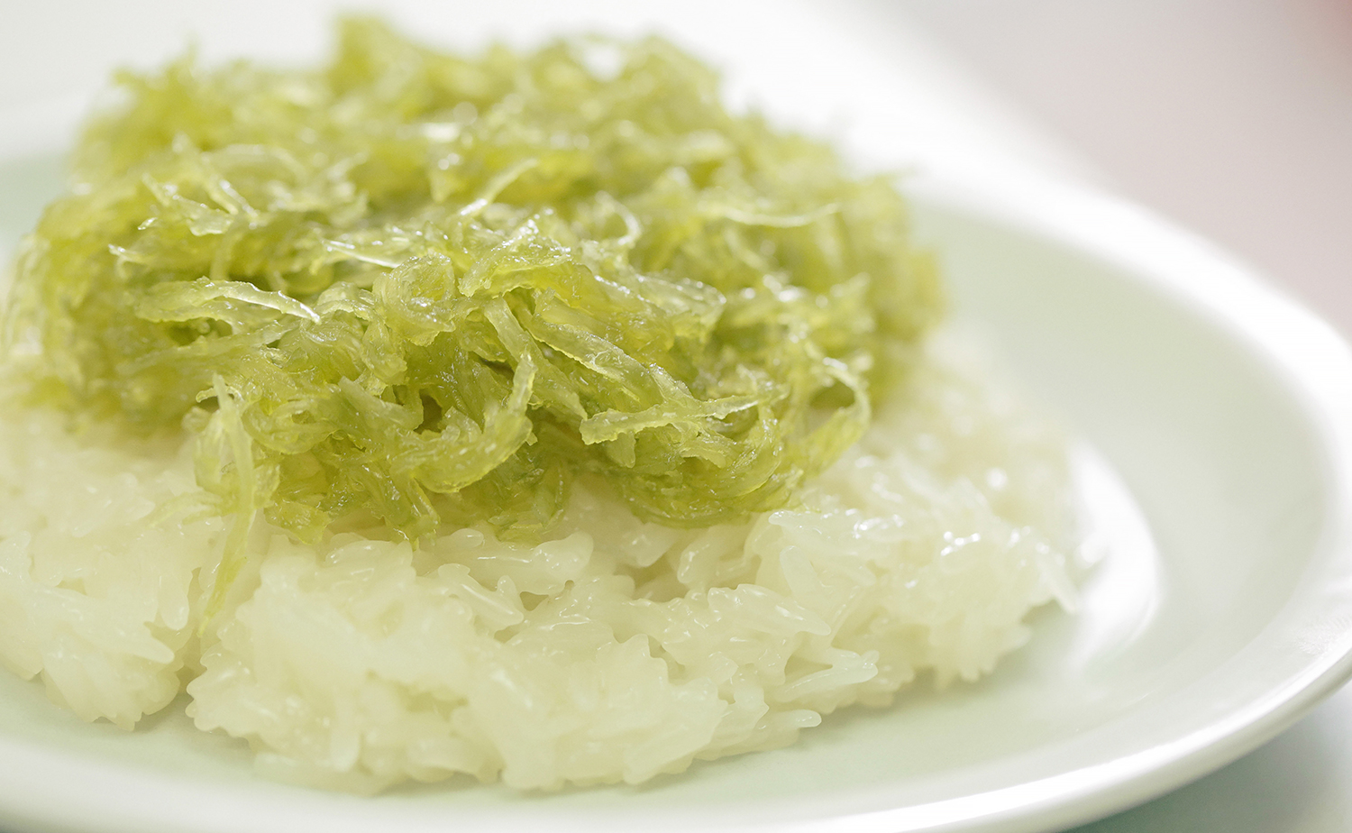 Coconut Flavored Sticky Rice with Caramelized Grated Coconut (ข้าว ...