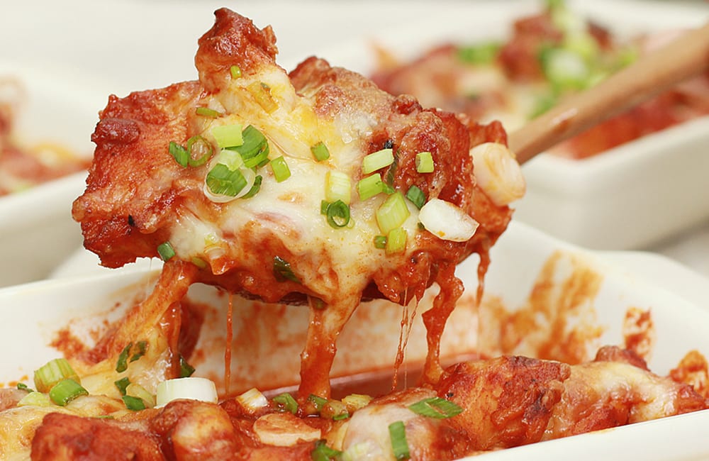 Korean Styled Spicy Chicken with Cheese (ไก่รสเผ็ดหน้าชีสสไตล์เกาหลี)
