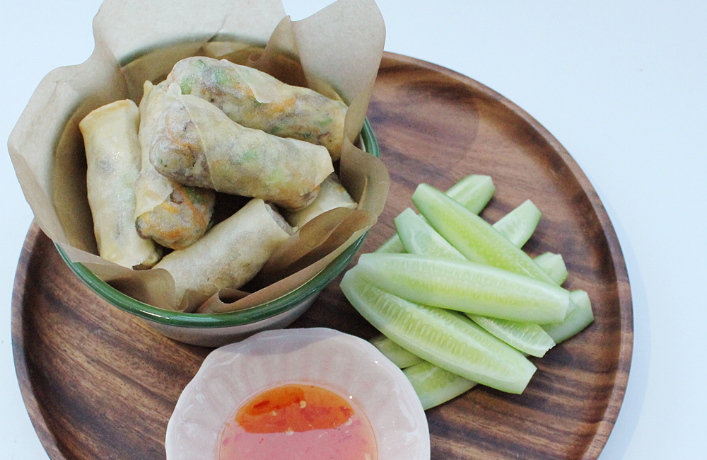 Taro Egg Rolls (เปาะเปี๊ยะทอดไส้เผือก)