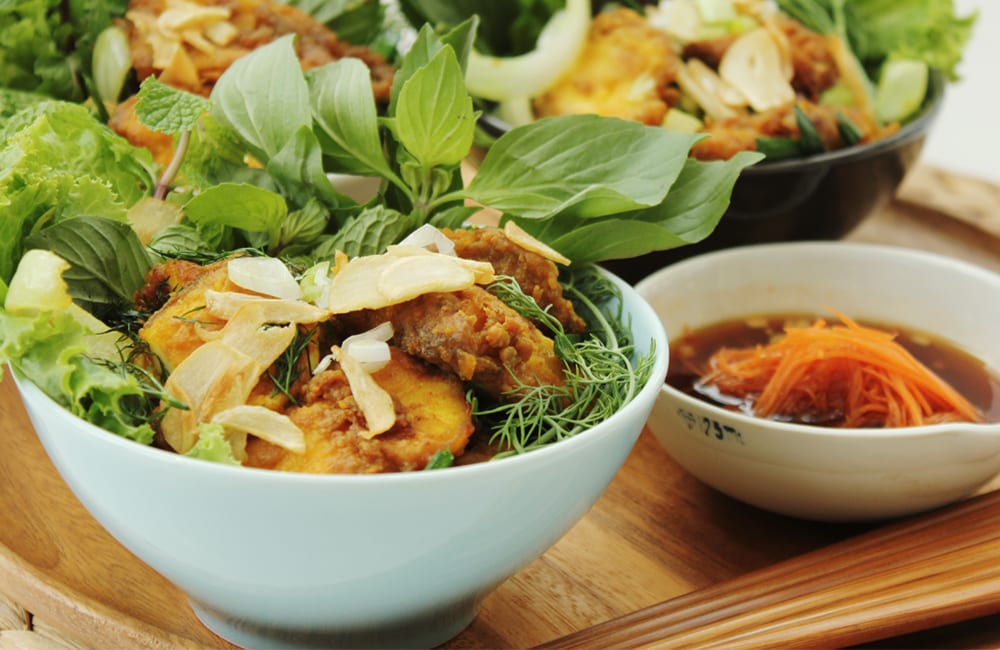 Vietnamese Turmeric Fish (Cha Ca Thang Long) (ปลาทอดขมิ้น)