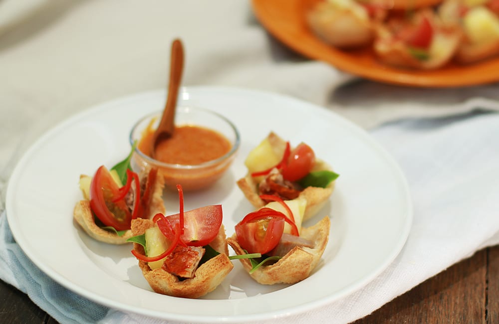 Roasted Duck Tartlets with Red Curry Sauce (ทาร์ตเป็ดย่างซอสแกงเผ็ด)