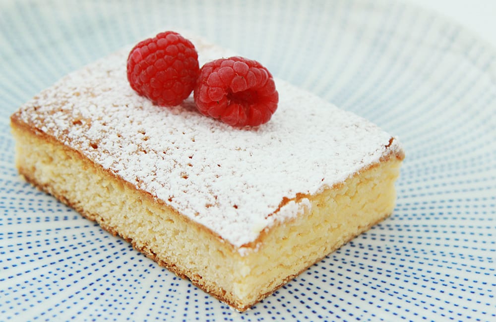 White Brownies (ไวท์บราวนี่)