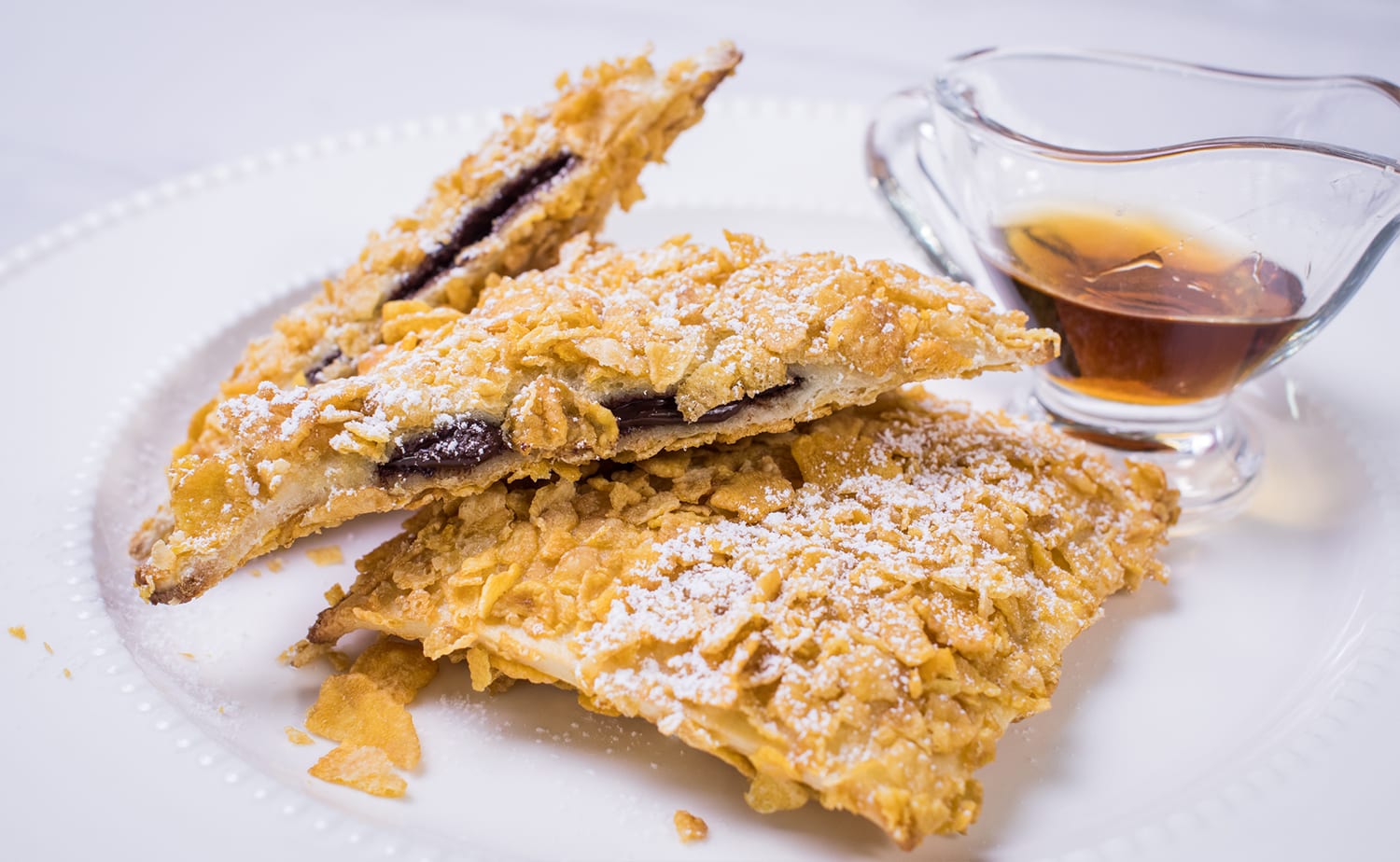 Chocolate-Lava Cereal French Toasts (ช็อกโกแลตลาวาซีเรียลเฟรนซ์โทสต์)