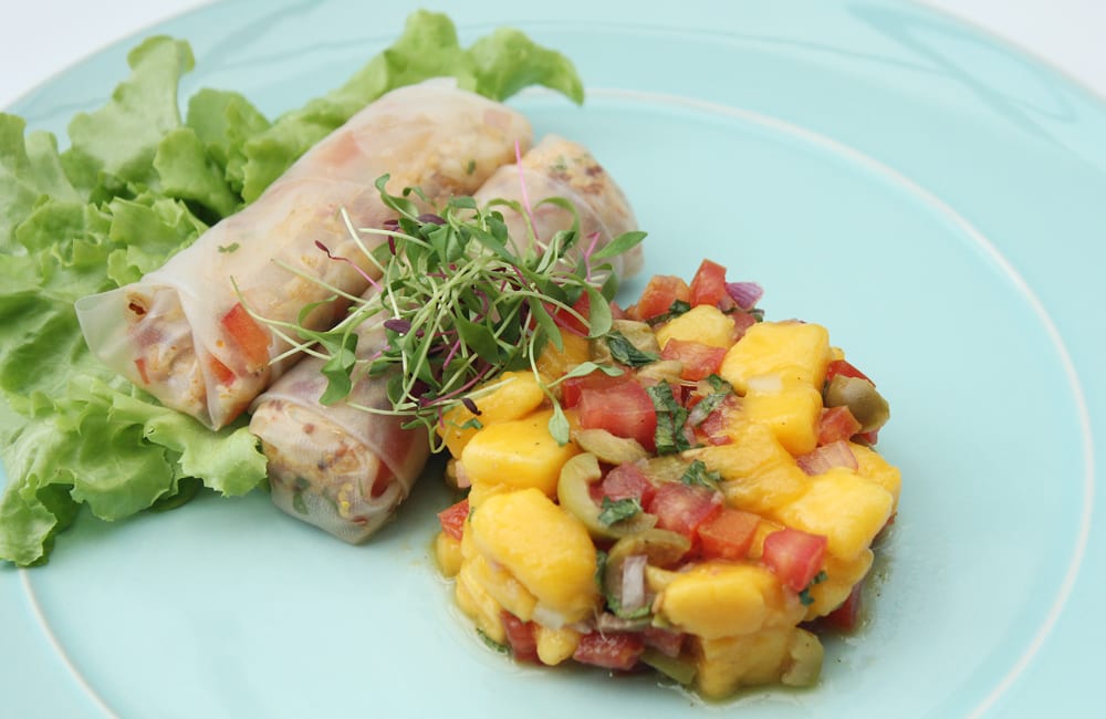 Crab Roll with Mango Salsa (โรลปูกับซัลซ่ามะม่วง)