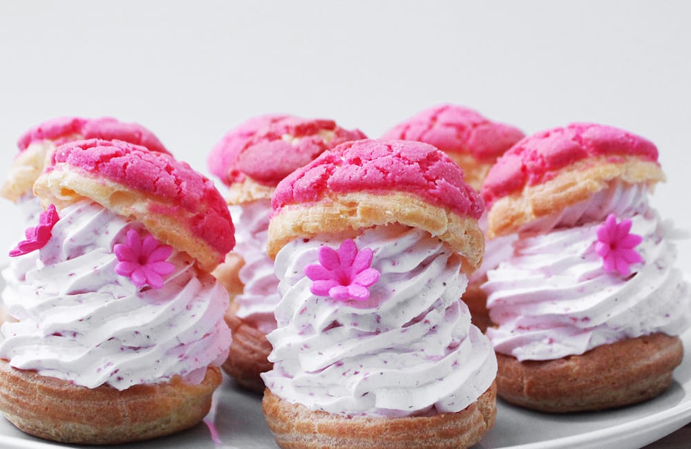 Strawberry Cookie Choux (สตรอว์เบอร์รี่คุกกี้ชูส์)