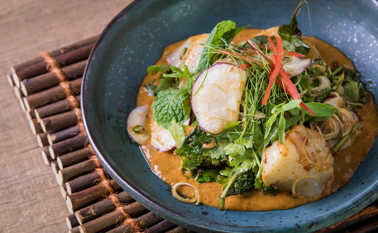 Scallop and Herb Salad in Chuchee-XO Sauce (ยำฉู่ฉี่หอยเชลล์เอ็กซ์โอ)