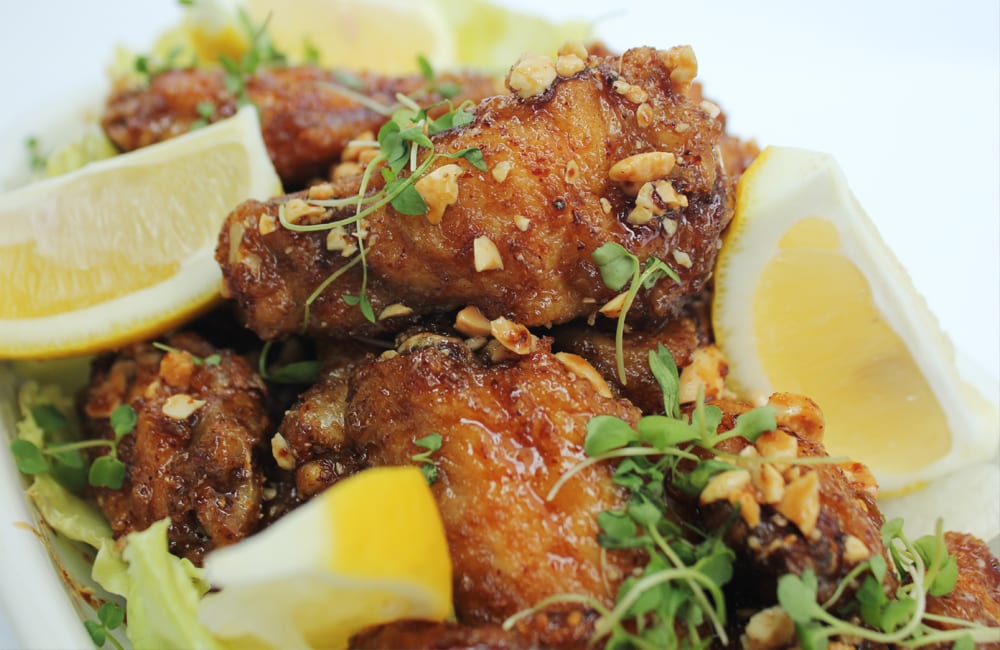 Spicy Ginger Fried Chicken Wings (ปีกไก่ทอดซอสพริกขิง)