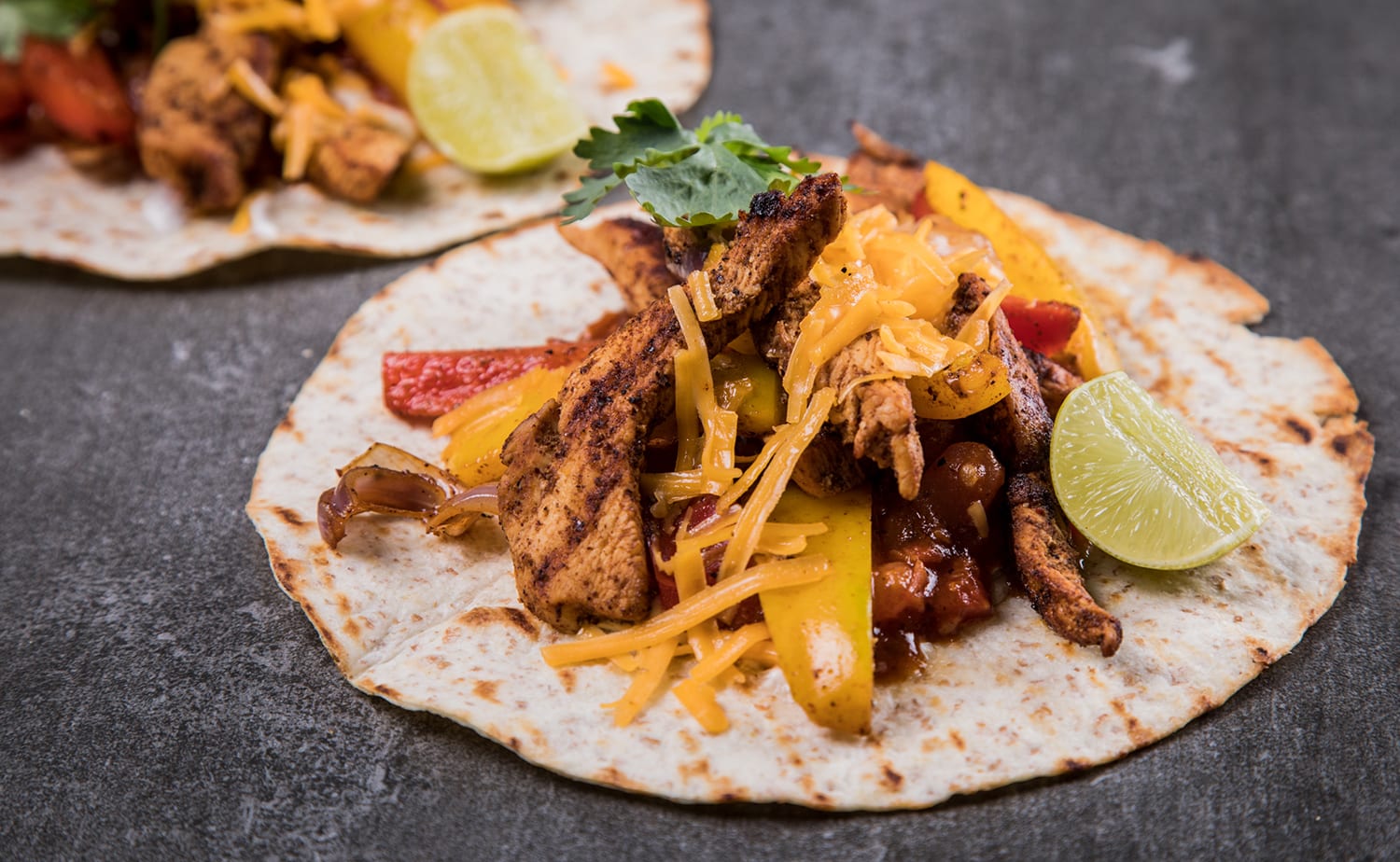 BBQ Chicken Fajitas (ฟาฮิตาไก่บาร์บีคิว)