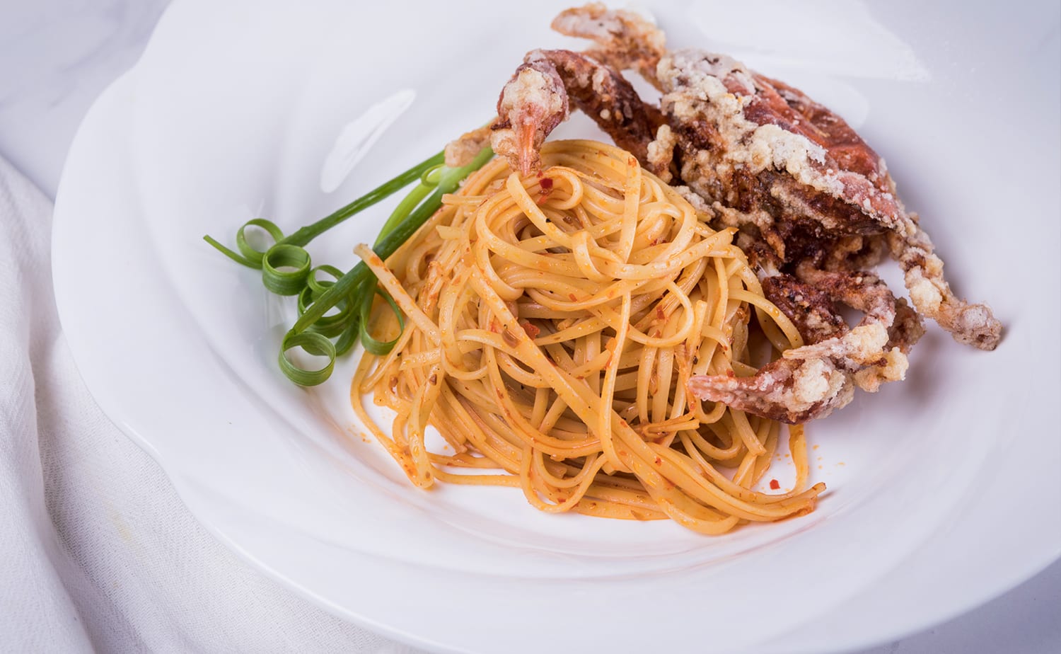 Soft-Shell Crab Pasta in Shanghai Chili Paste Sauce (พาสต้าปูนิ่มทอดซอส ...