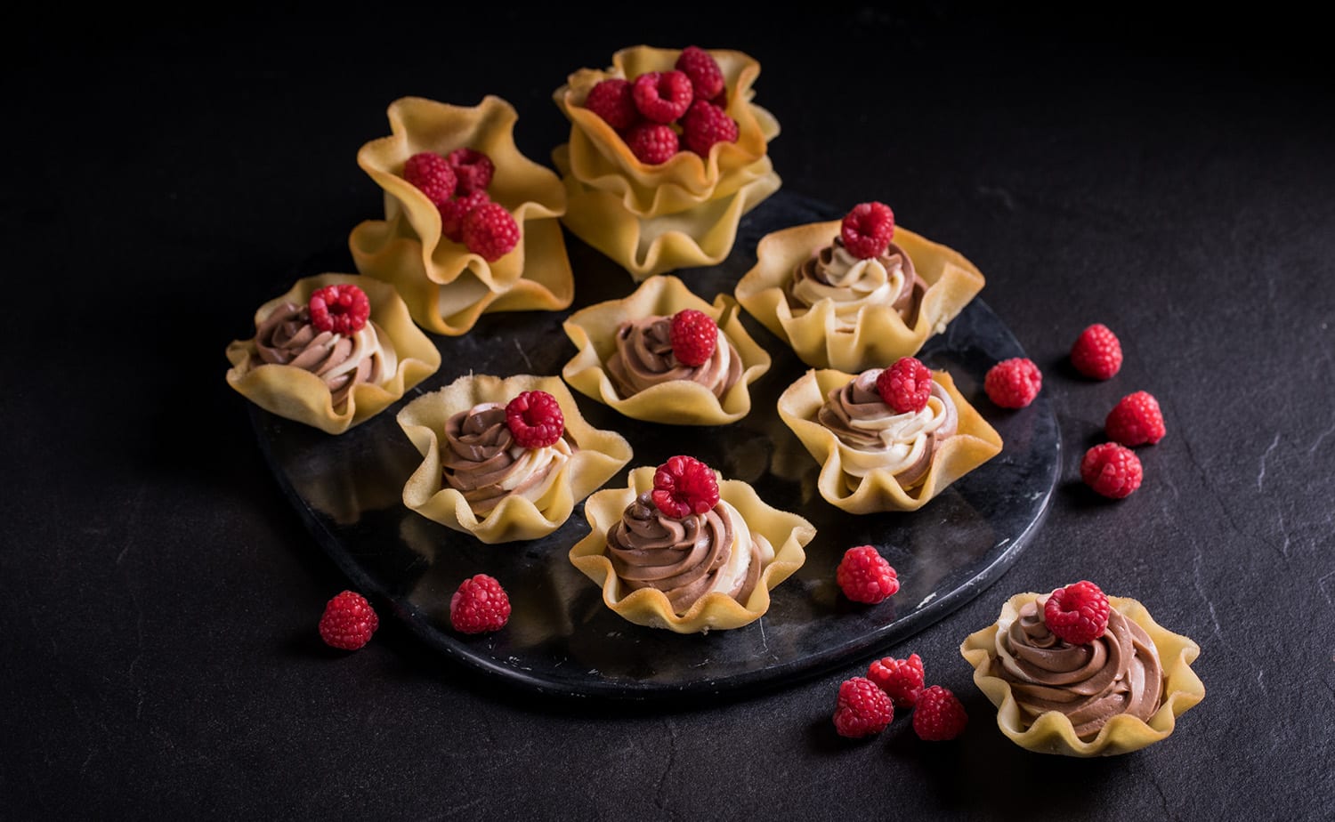 Trio Chocolate Mousse in Tuile Cup (ทรีโอช็อกโกแลตมูสในตูเลคุกกี้คัพ)