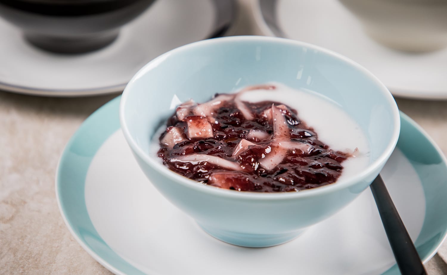 Black Glutinous Rice Pudding with Taro (ข้าวเหนียวดำเปียกเผือก)