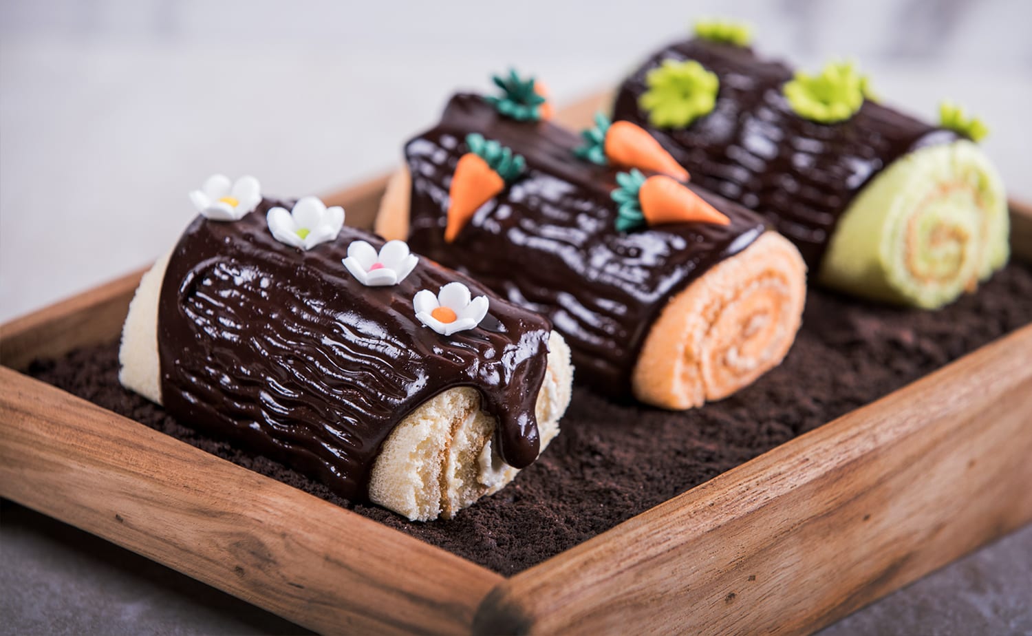 Mini Chocolate Glazed Log Cake (เค้กขอนไม้มินิหน้าช็อกโกแลต)