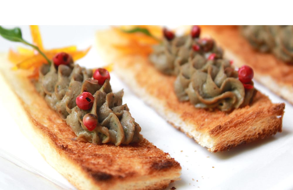 Chicken Liver Pate with Candied Orange Zest (ตับบดผิวส้ม)