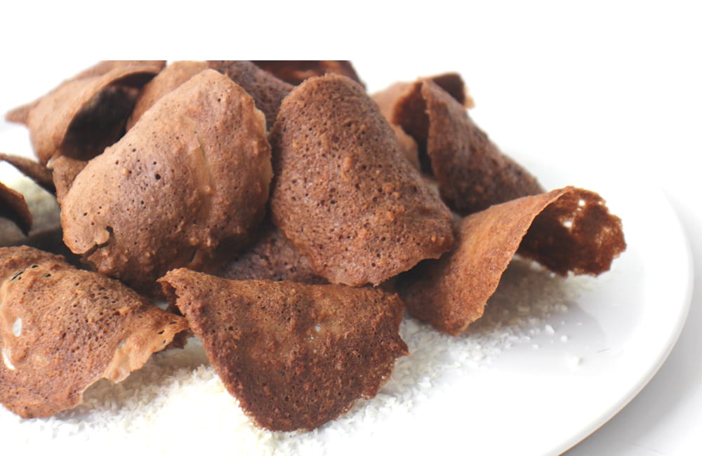 Cocoa Coconut Tuile (กระเบื้องมะพร้าวโกโก้)