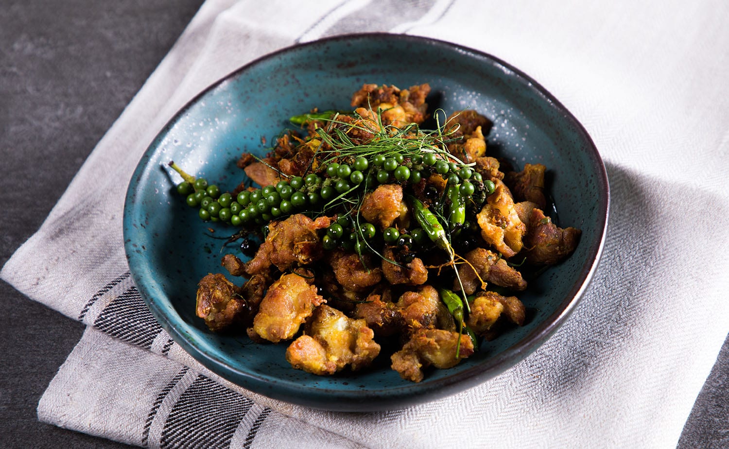 Stir-Fried Chicken Knuckle in Southern Curry Paste (คั่วกลิ้งข้อไก่ ...