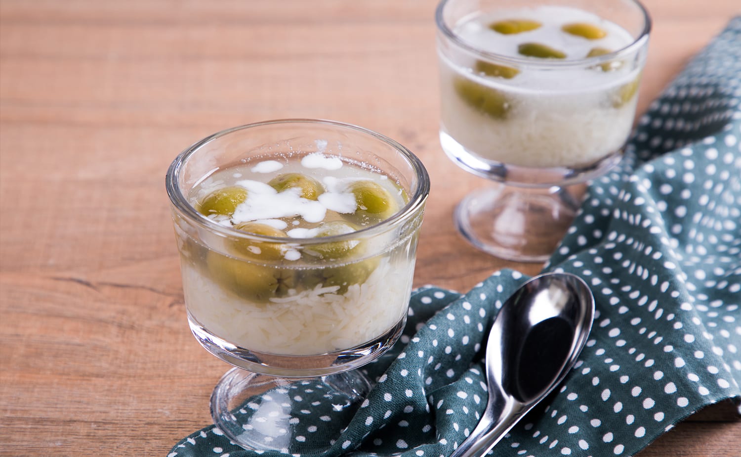 Glutinous Rice Pudding with Candied Olive (ข้าวเหนียวเปียกมะกอกเชื่อม)