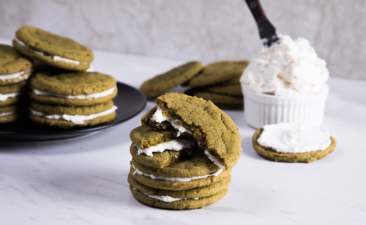 Vegan Matcha Sandwich Cookies (แซนด์วิชคุกกี้ชาเขียววีแกน)