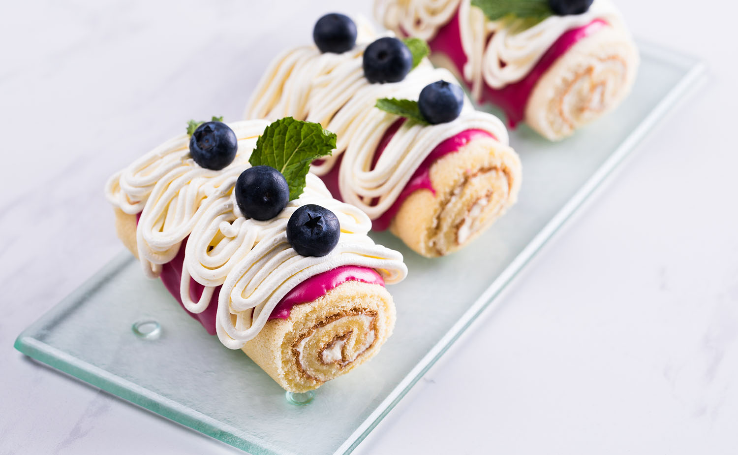 Blueberry Cream Cheese Roll Cake (โรลเค้กบลูเบอร์รีครีมชีส)