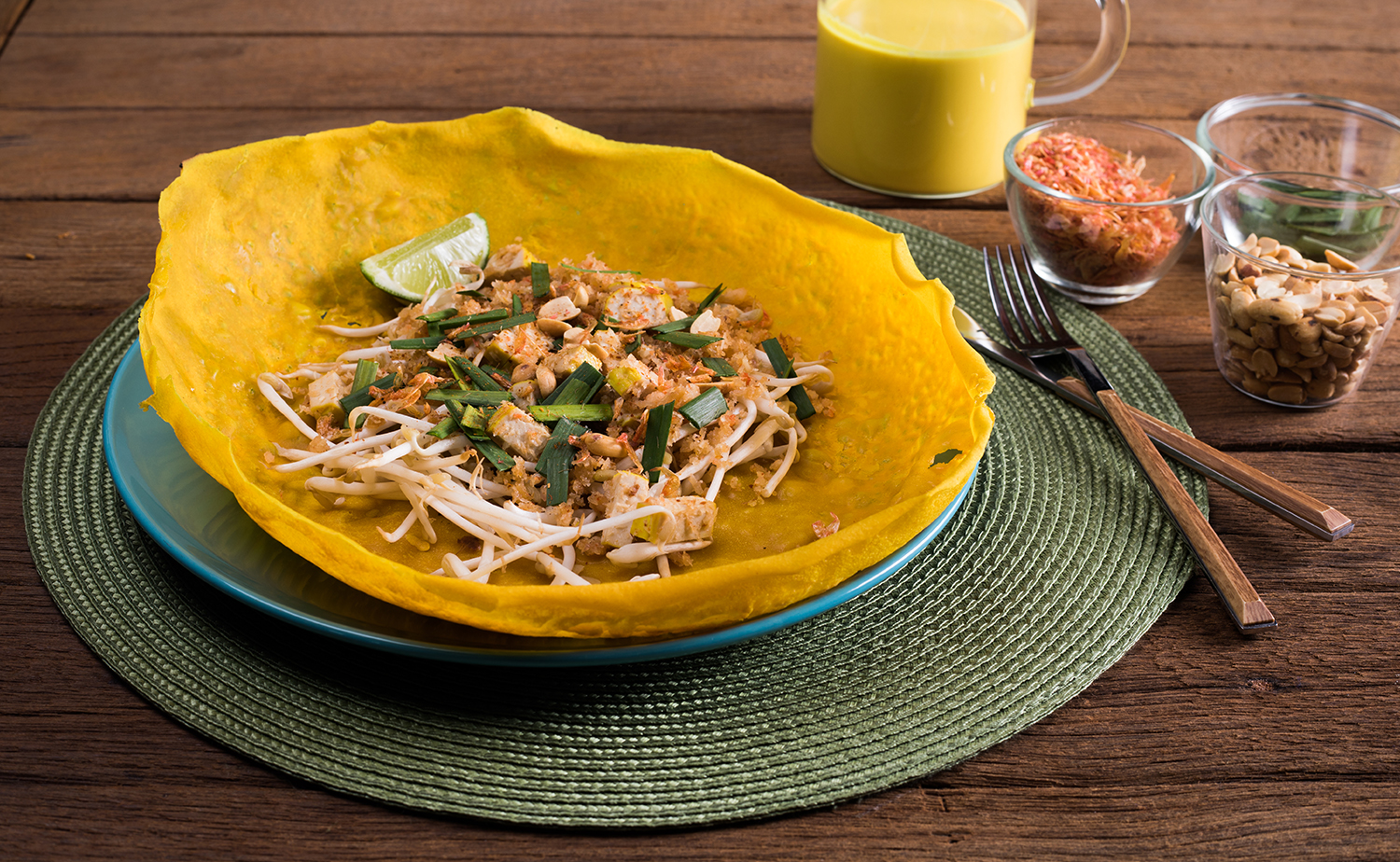 Pad Thai Crepe (ขนมเบื้องผัดไทย)