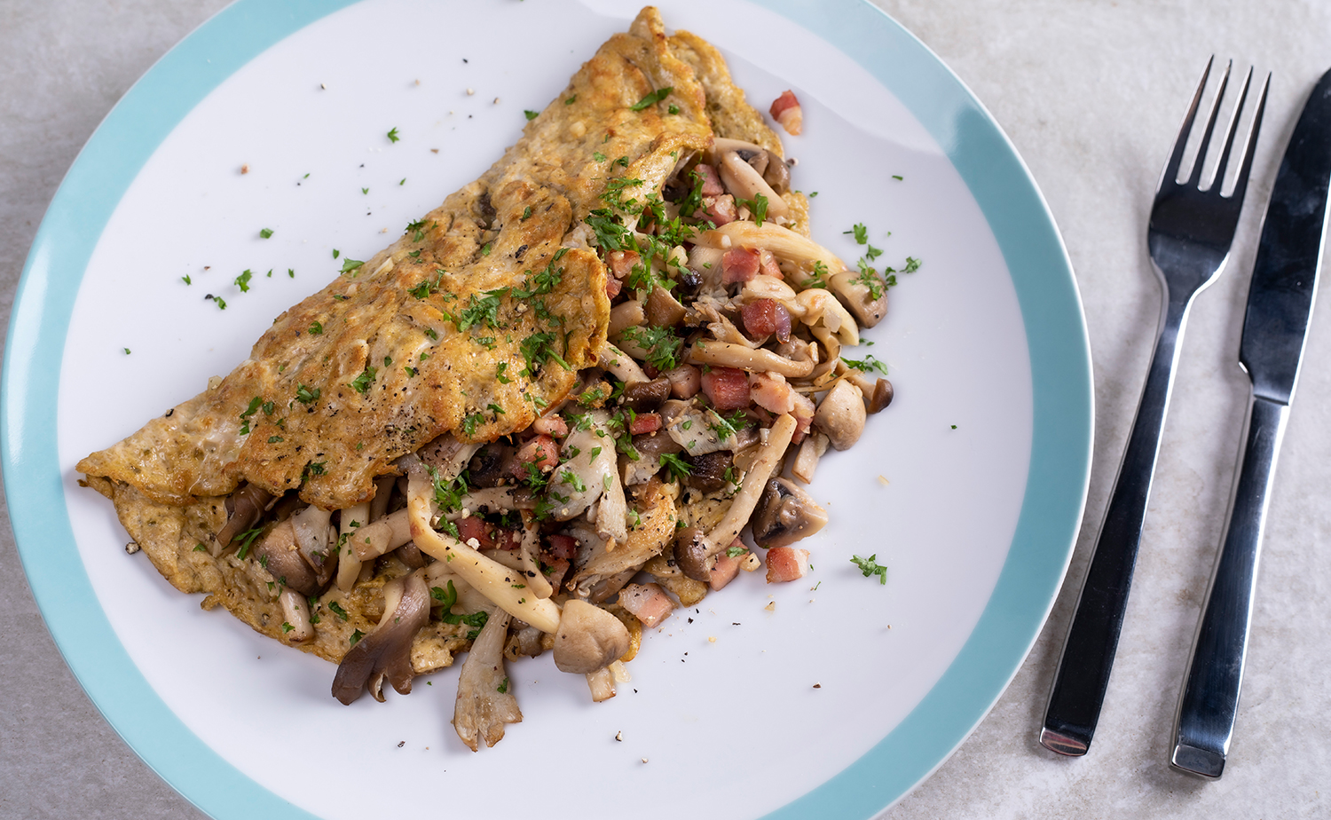 Herb Omelet with Mixed Mushroom (ออมเลตสมุนไพรไส้เห็ดรวม)