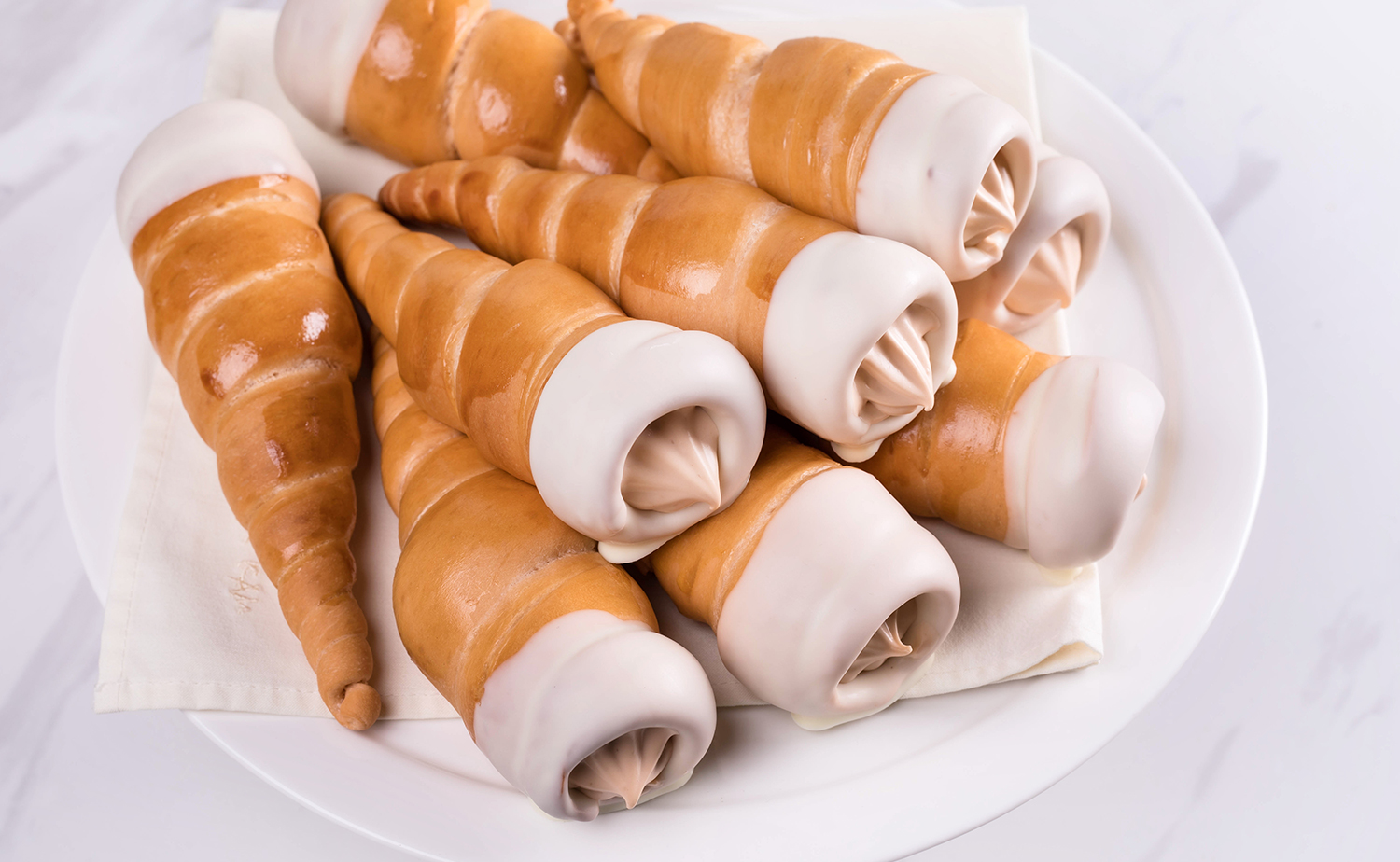 Thai Tea Cream Horn (ครีมฮอร์นชาไทย)