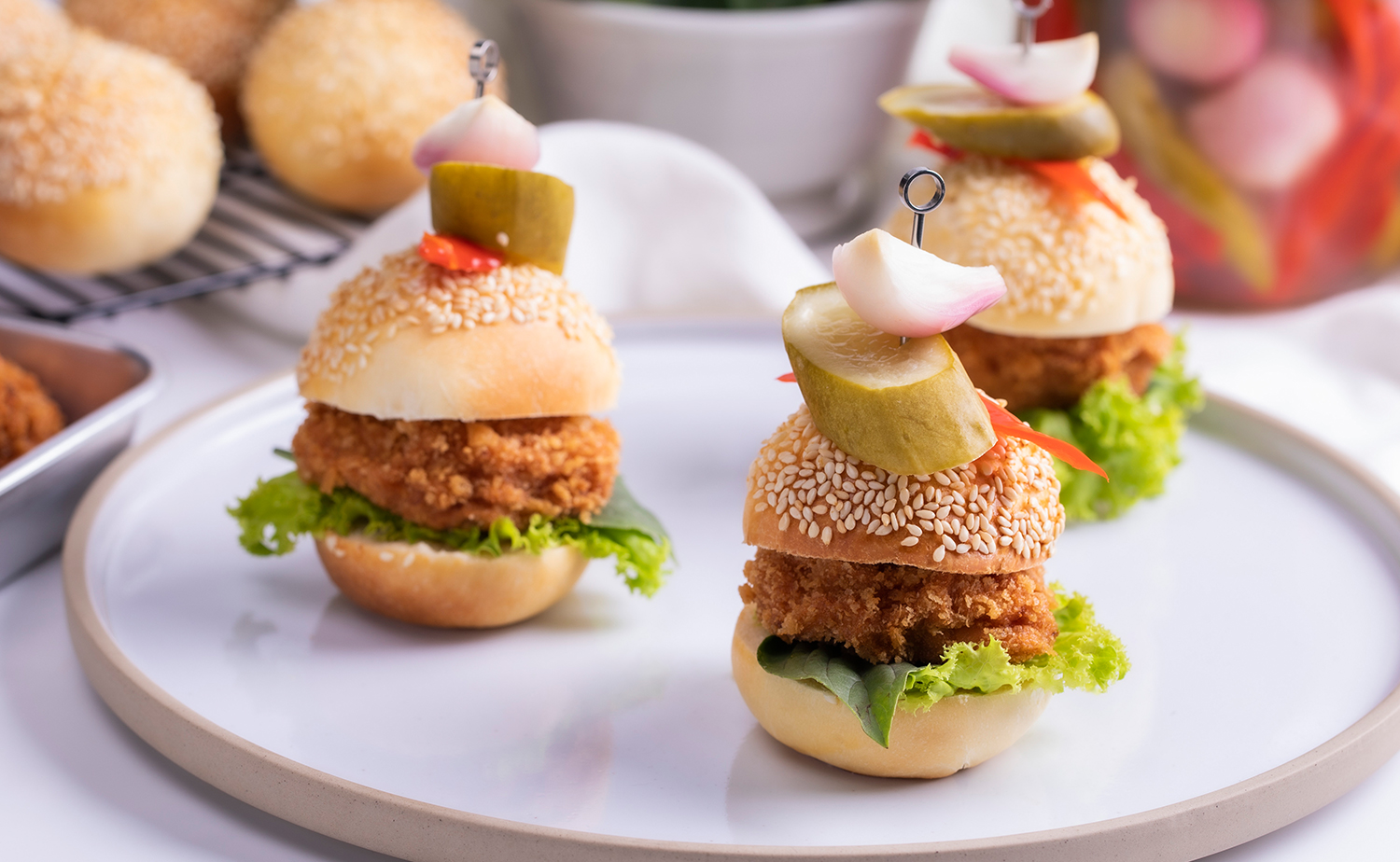 Thai Prawn Sliders (เบอร์เกอร์กุ้งแบบไทย)