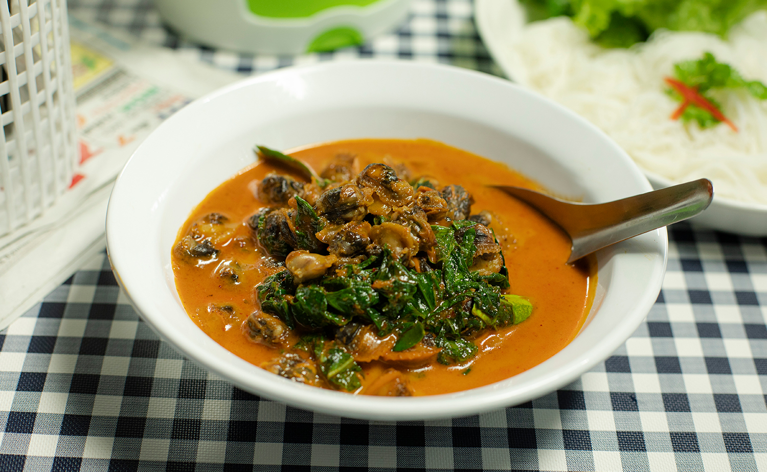 Cockles and Betel Leaves Curry (แกงคั่วหอยแครงใบชะพลู)