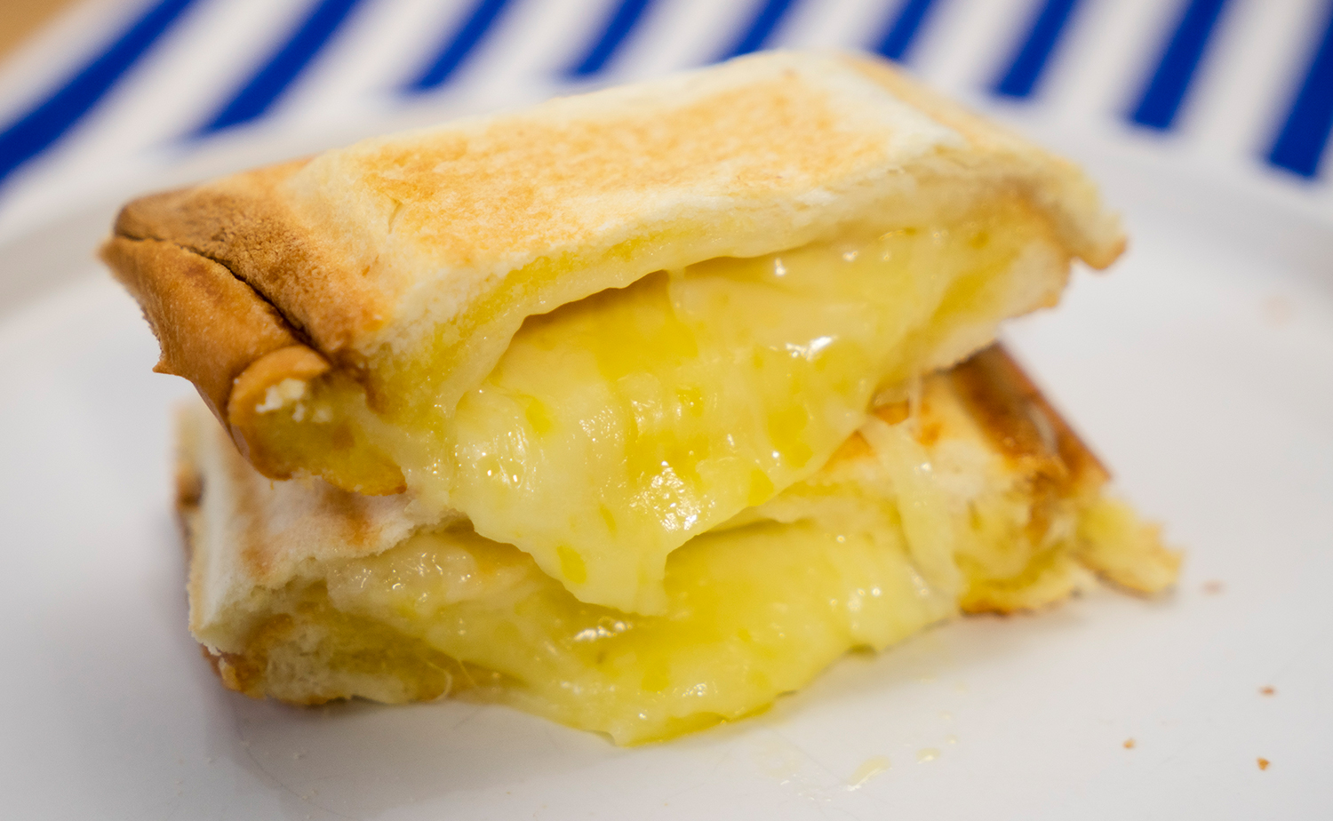 Three-Musketeer Toast (ขนมปังสามทหารเสือ)
