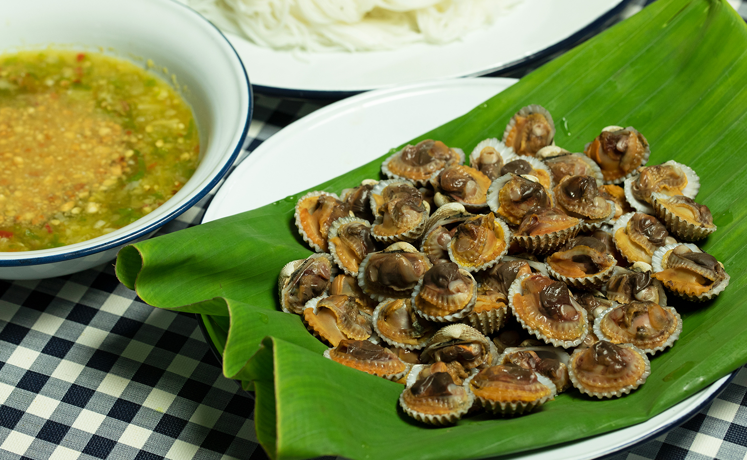 Cockles Spicy Salad (เมี่ยงหอยแครง)