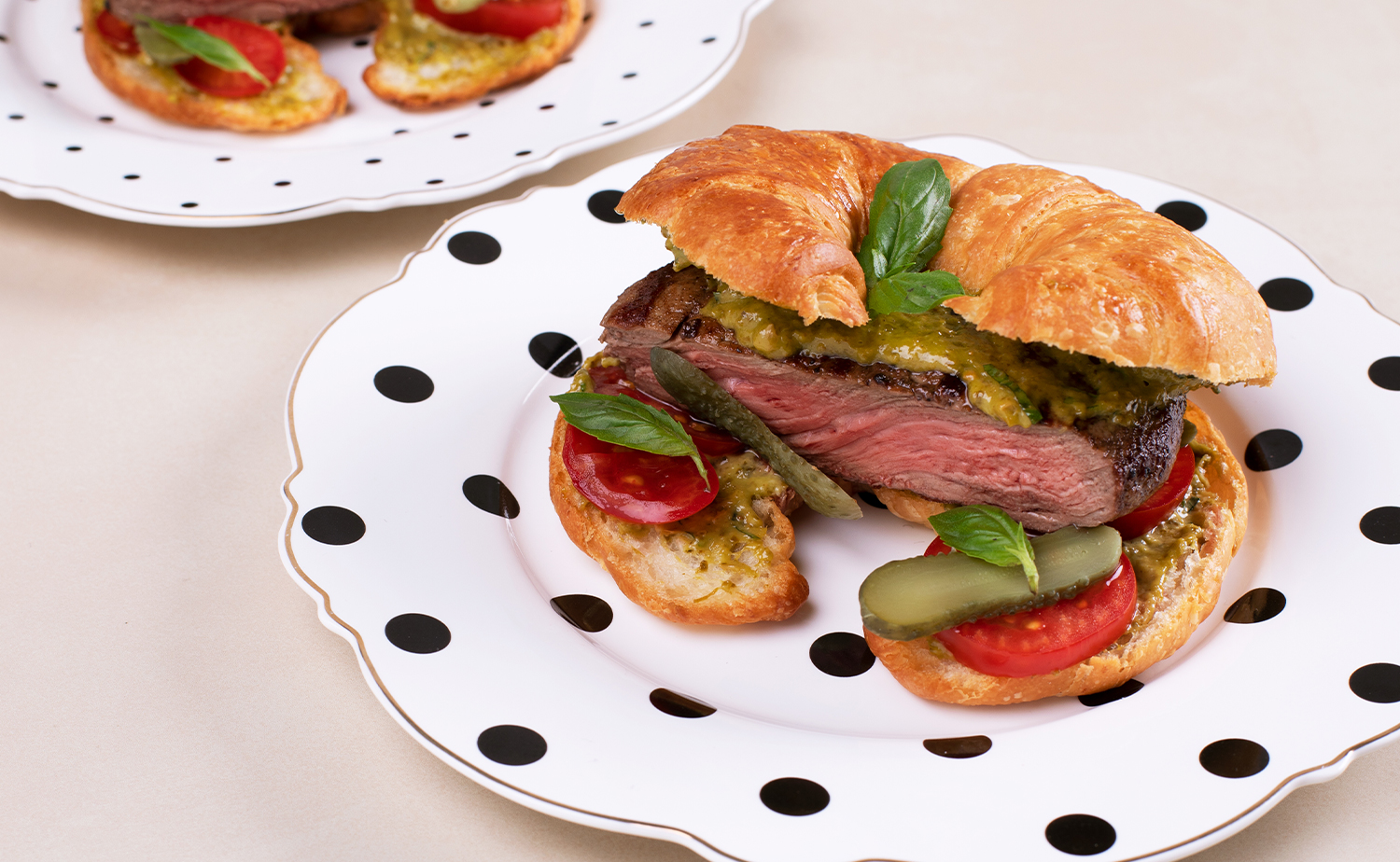 Steak Croissant (ครัวซองค์สเต็ก)