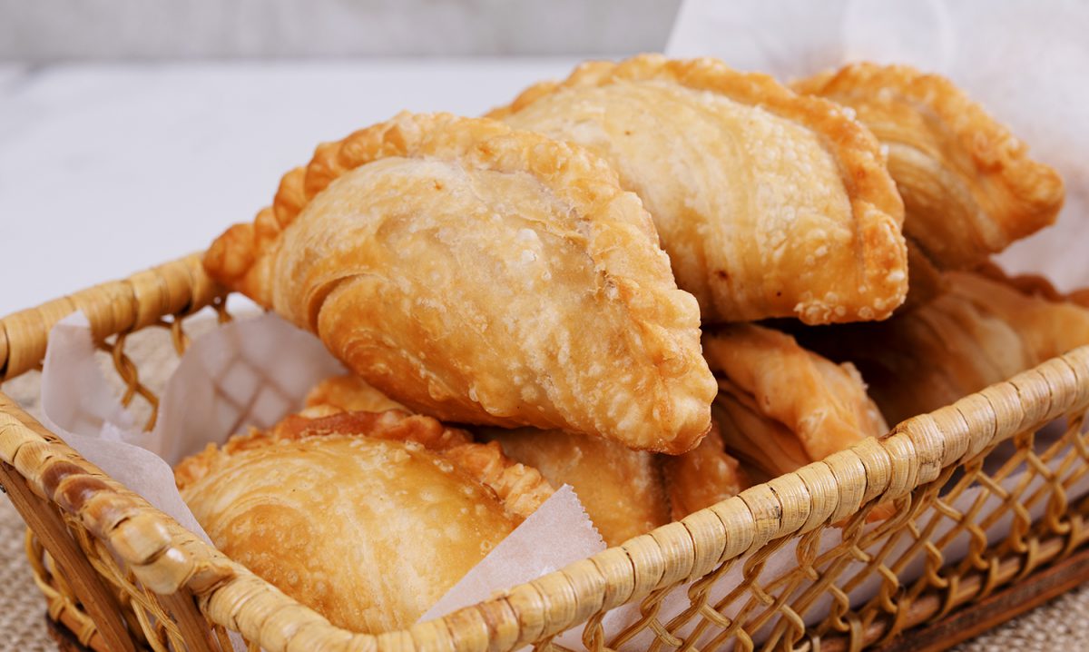 Sweet Mung Bean Puff (กะหรี่ปั๊บไส้ถั่วกวน)