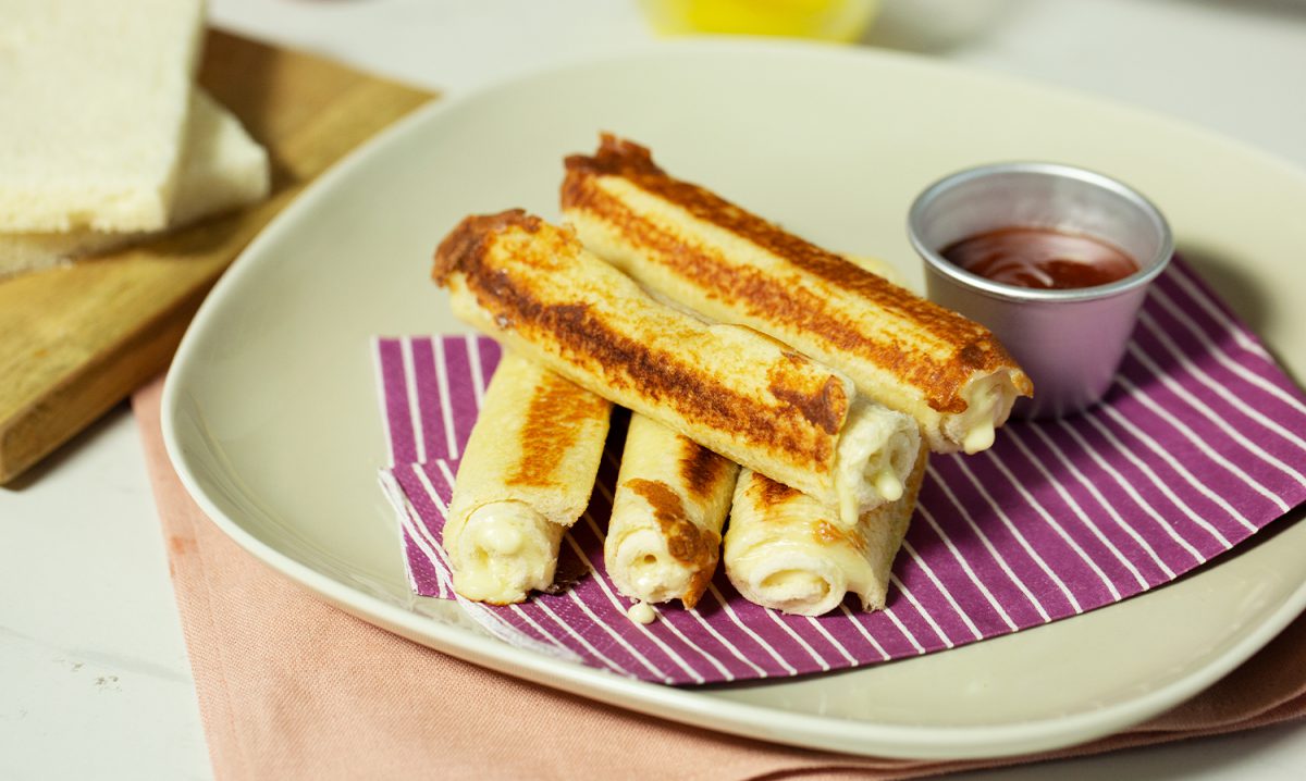 Grilled Cheese Roll Ups (โรลกริลล์ชีส)