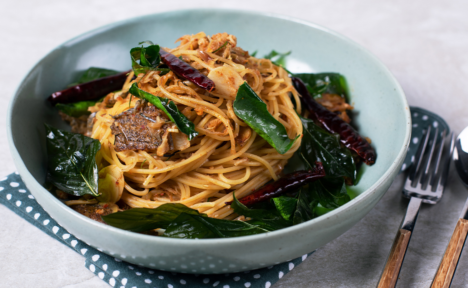 Fermented Anchovy Chilli Paste Pasta (พาสต้าผัดน้ำพริกปลาร้าสับ)