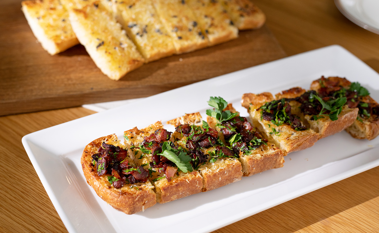 Black Olive Garlic Bread (ขนมปังกระเทียมมะกอกดำ)