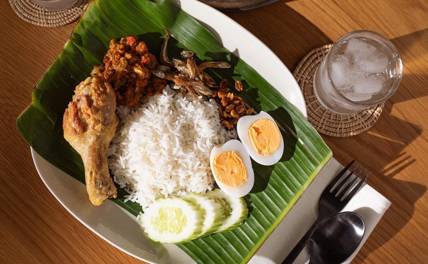 Nasi Lemak (นาซีเลอมัก)