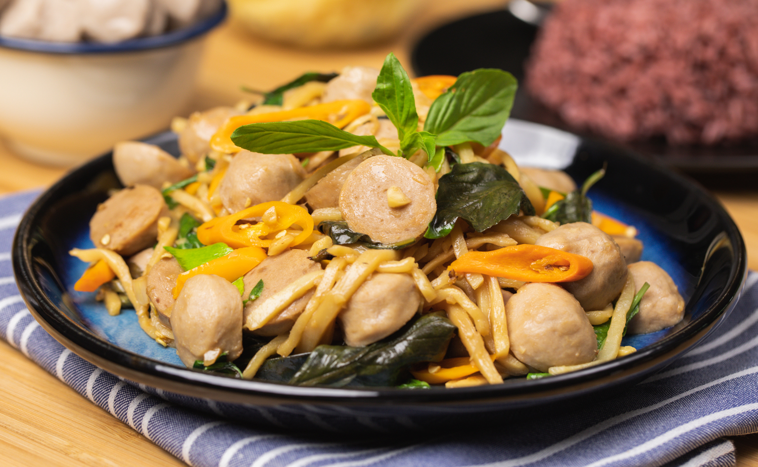 Stir-fried Beef Balls with Bamboo Shoot (ลูกชิ้นเนื้อผัดหน่อไม้)