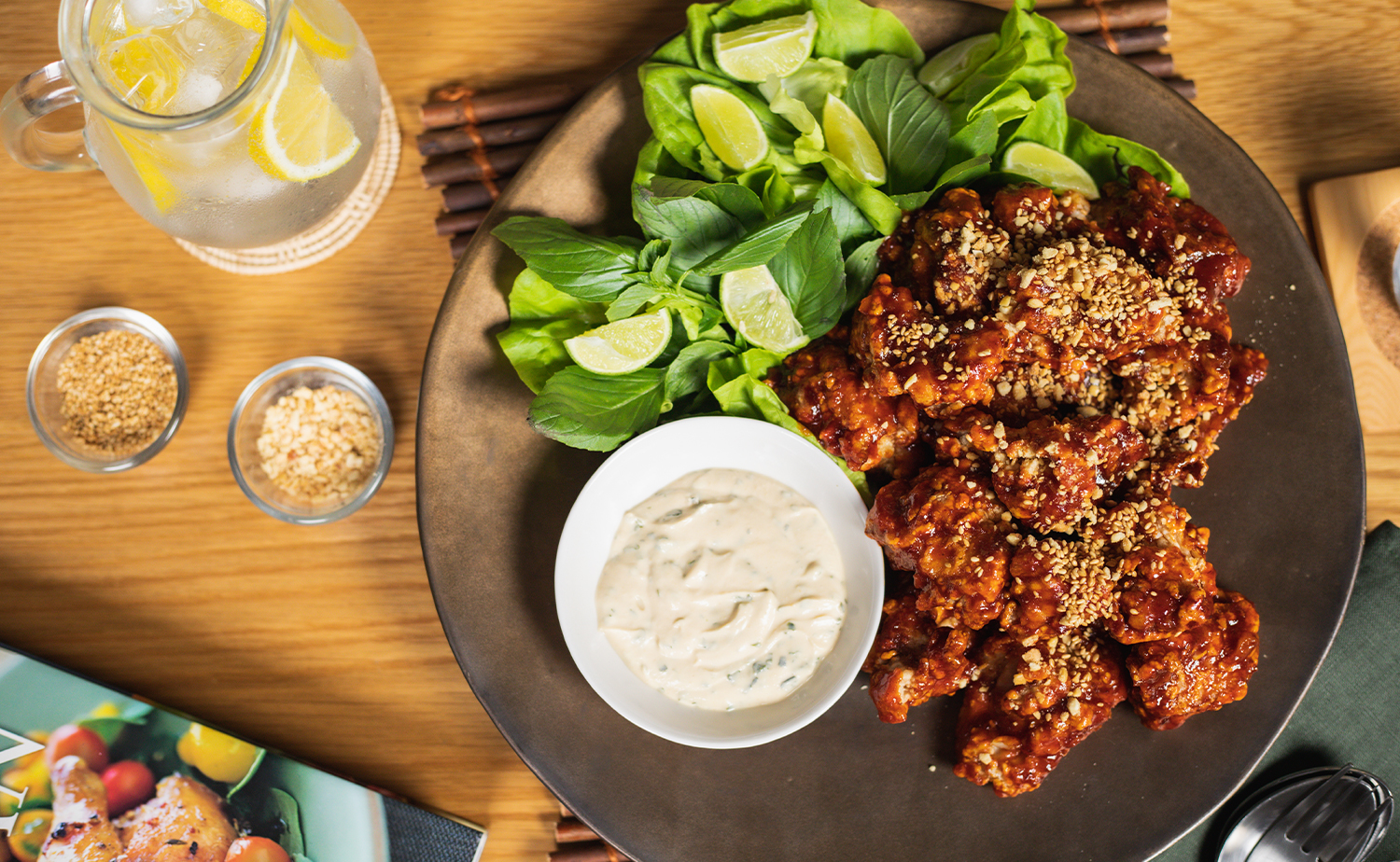 Cosmopolitan Fried Chicken (ไก่ทอดซอสลูกผสม)