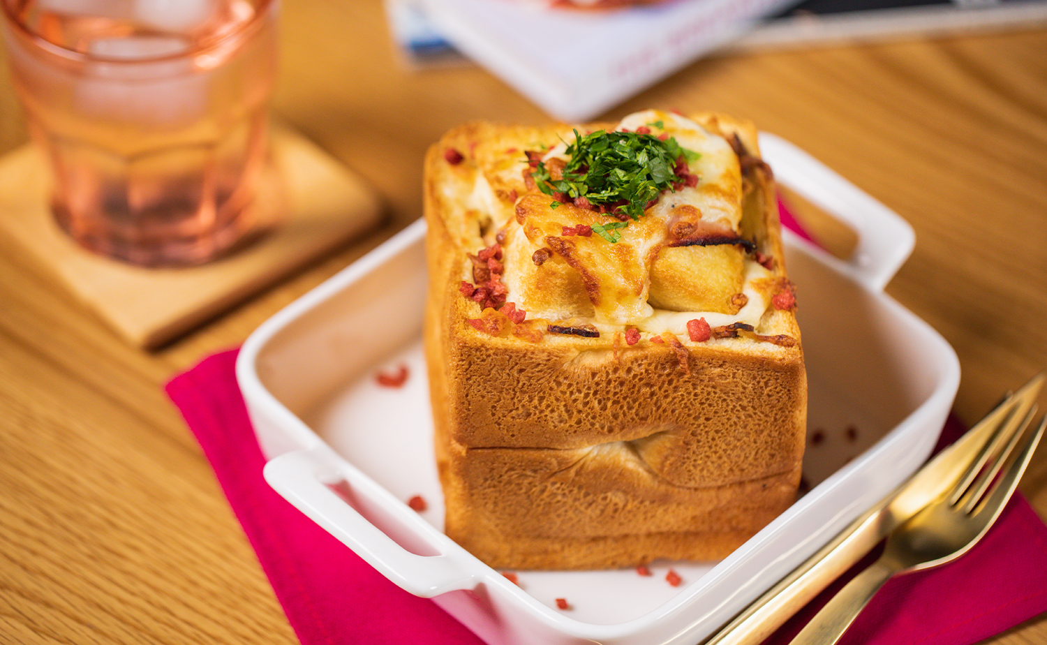 Gentleman Toast (โทสต์ยอดบุรุษ)