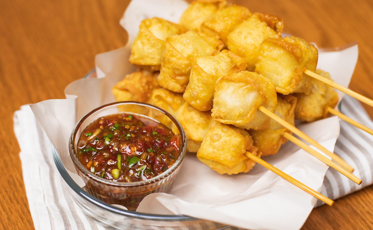 Crispy Fish Ball Wonton (เกี๊ยวลูกชิ้นปลาทอด)