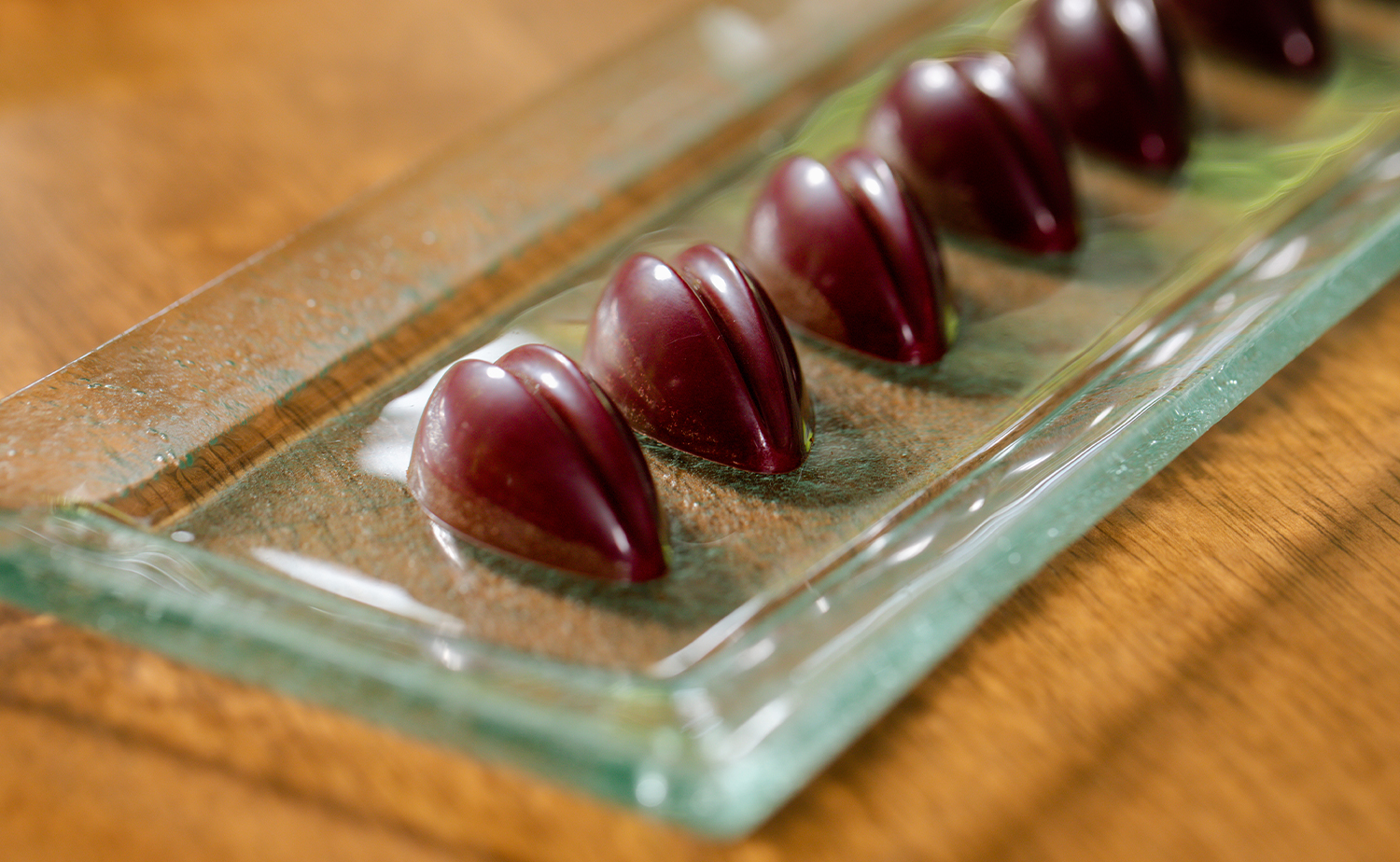 Chocolate Praline with Peanut Butter Filling (พีนัทบัตเตอร์ช็อกโกแลตพลาลีน)