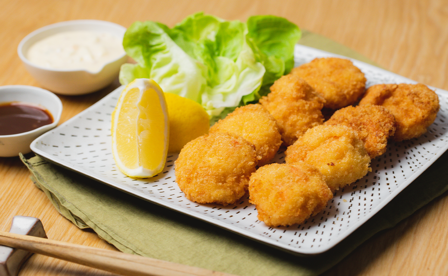 Breaded Prawns with Tartare Sauce (กุ้งทอดซอสทาร์ทาร์)