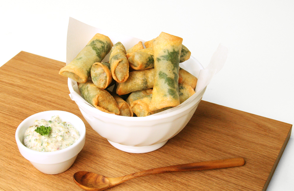 Crisp Salmon Spring Rolls (เปาะเปี๊ยะปลาแซลมอนทอด)