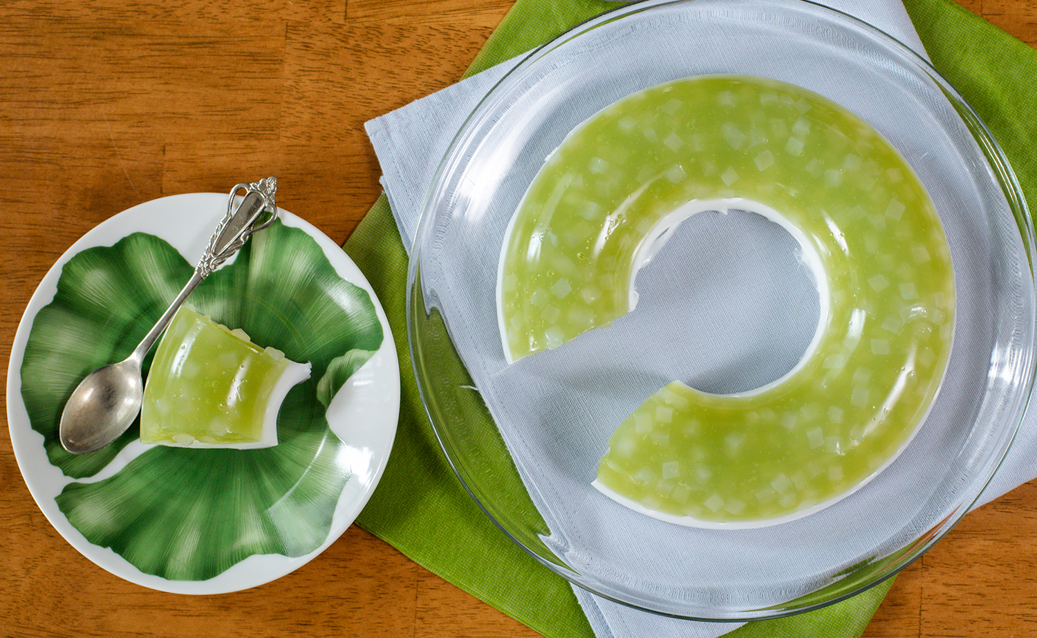 Pandan Pudding with Coconut Gel (พุดดิ้งใบเตยวุ้นมะพร้าว)