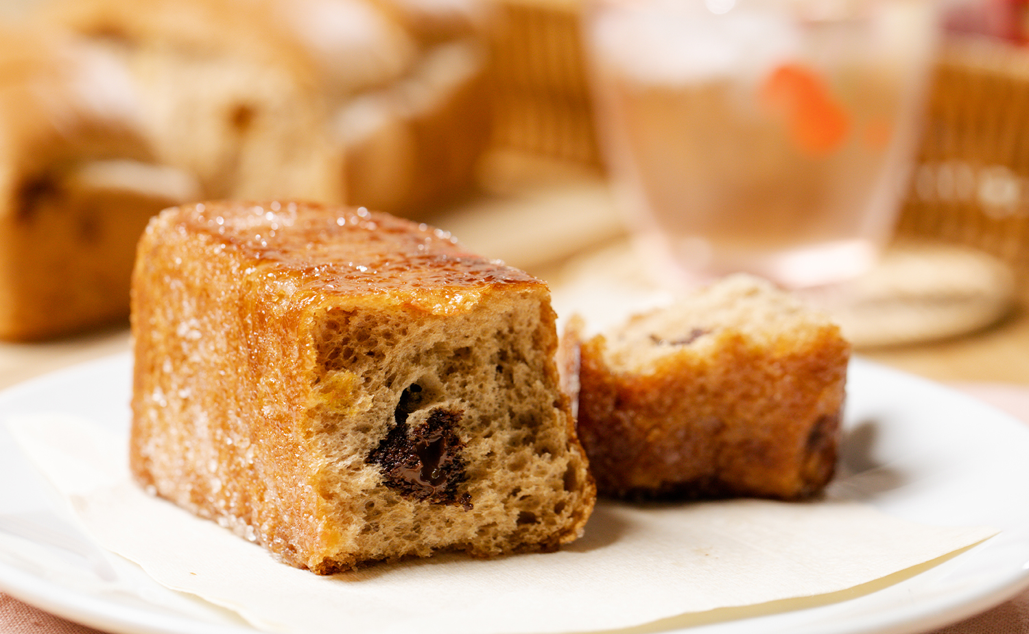 Caramelized Mocha Bread (ขนมปังมอคค่าคาราเมลกรอบ)